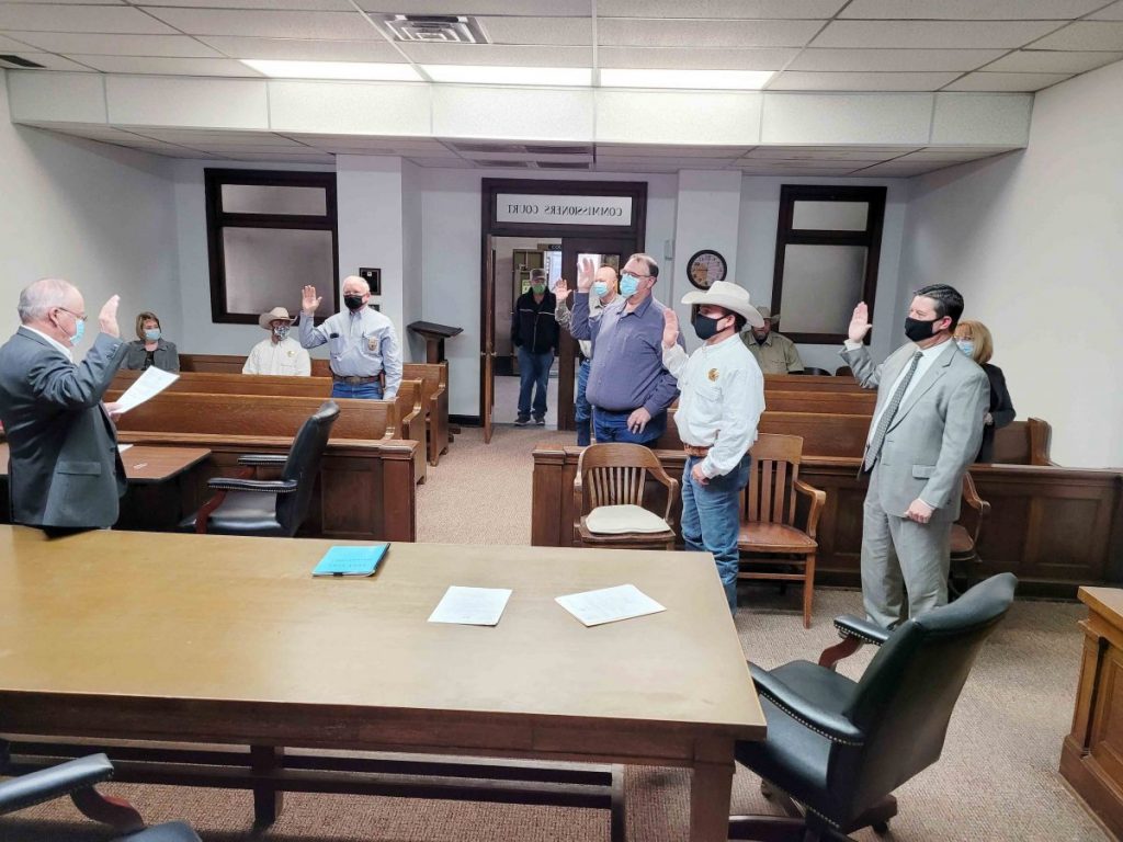 Elected officials sworn in – The Vernon Daily Record